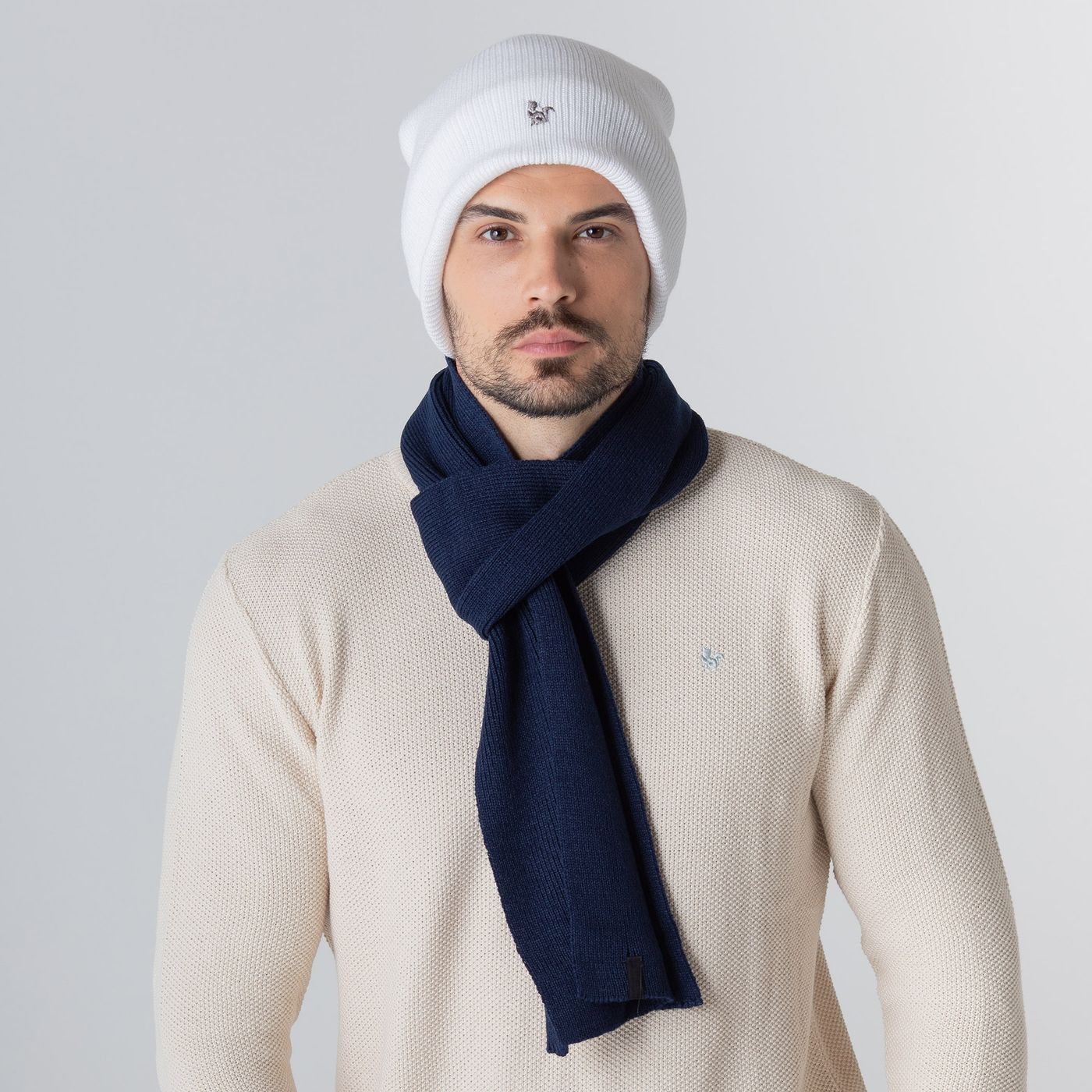 Cachecol básico azul marinho em tricô canelado Munique - Fiero