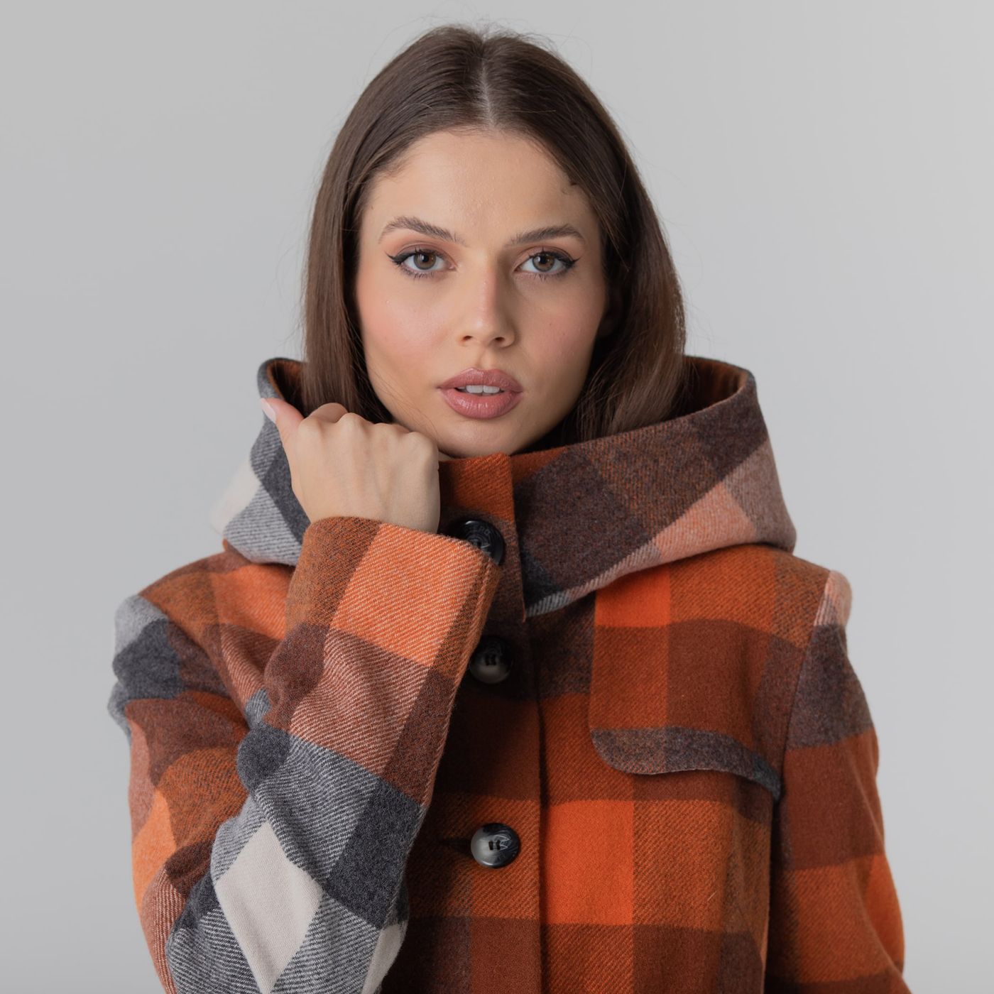 Casaco feminino xadrez com capuz feito em lã Nantes - Fiero